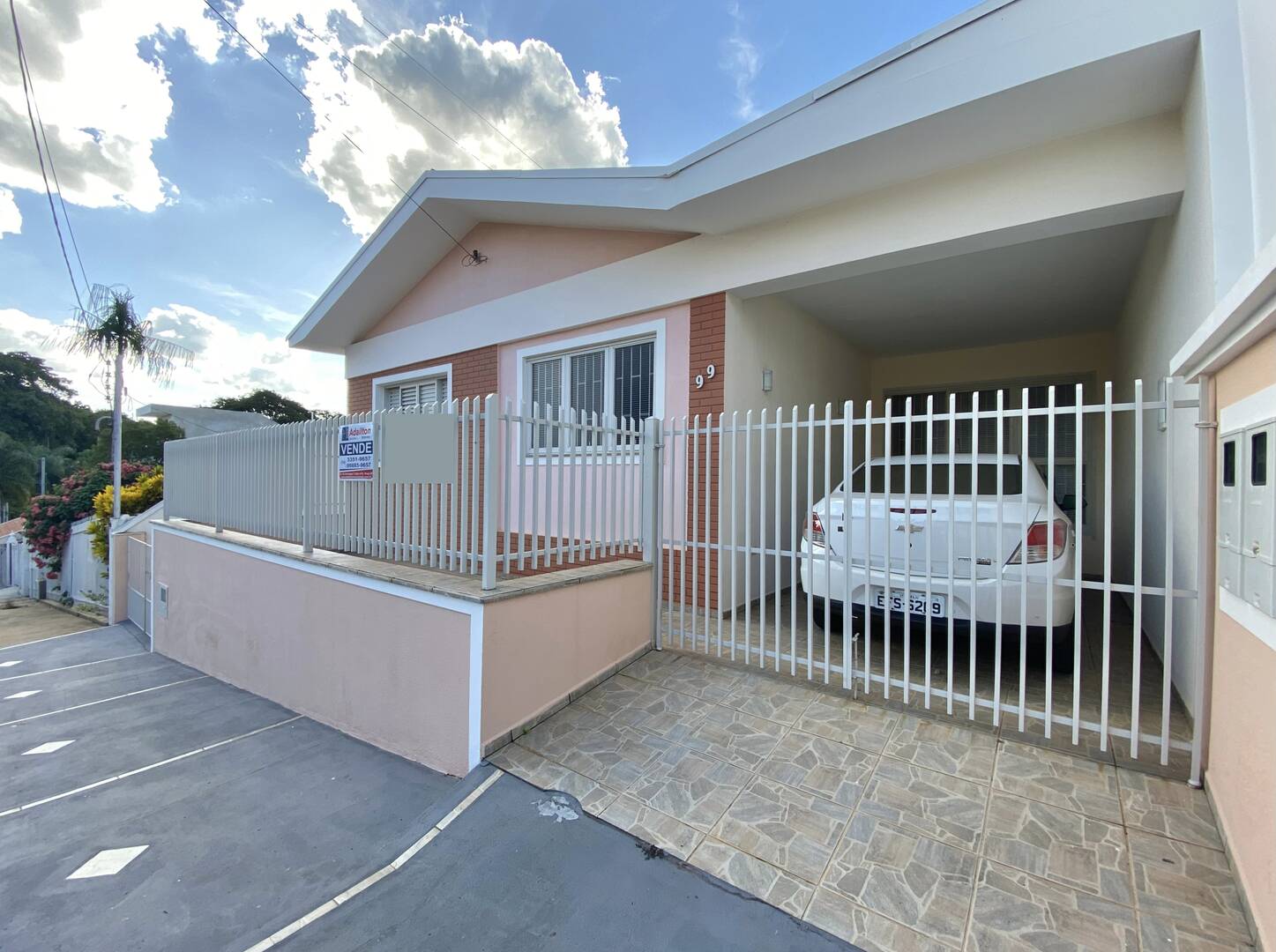 ÓTIMO IMÓVEL COM DUAS CASAS À VENDA NO CENTRO - 1181